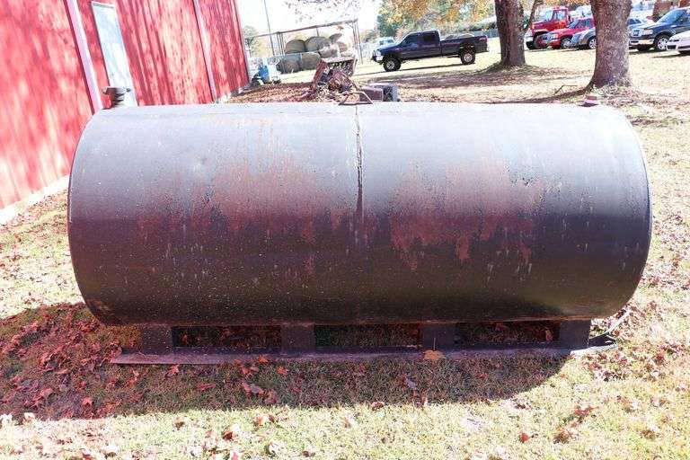 FARM DIESEL TANK ON SKID - Lawler Auction Company