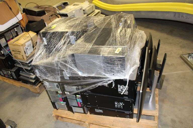 PALLET OF DESKTOP COMPUTERS + MONITORS - Lawler Auction Company