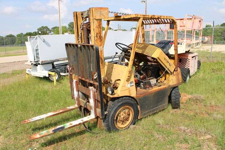 HYSTER CHALLENGER 50 FORK LIFT - Lawler Auction Company