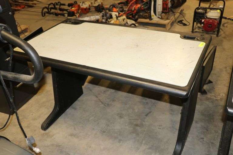 PLASTIC COMPUTER TABLE - Lawler Auction Company