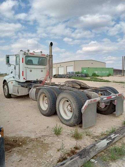 2010 PETERBILT 386 1XPHD49XXAD794108 Mileage: - Lawler Auction Company
