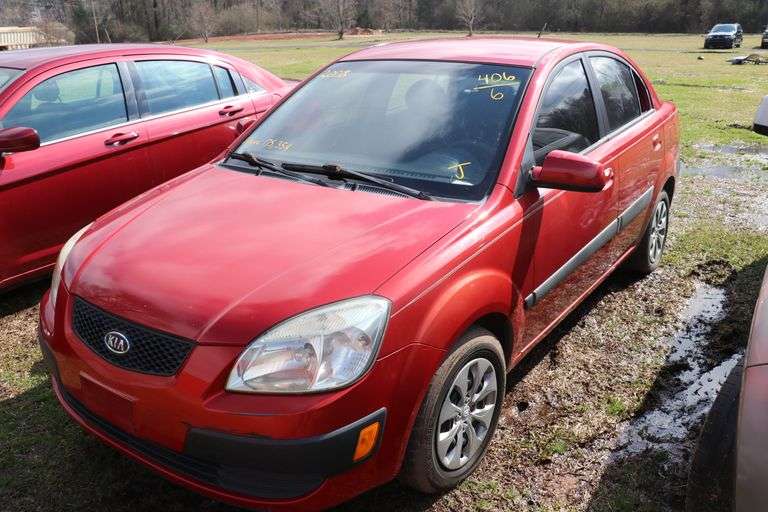 2008 KIA Rio KNADE123686371931 Mileage: 175354 - Lawler Auction Company