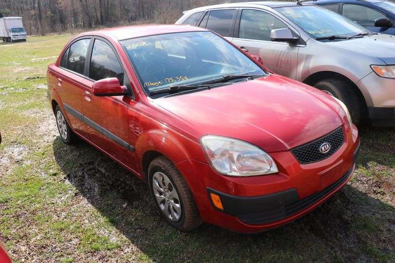 2008 KIA Rio KNADE123686371931 Mileage: 175354 - Lawler Auction Company