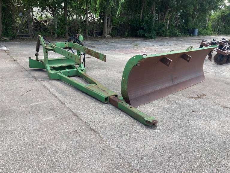 John Deere Push Blade - Leap Auctions, LLC
