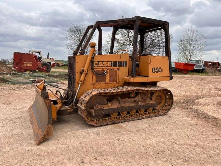 Case 850C Bulldozer unk - Leap Auctions, LLC