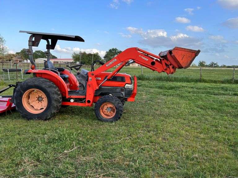 Kubota L5040 HST Tractor 30144 - Leap Auctions, LLC