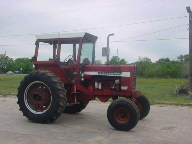 International 856 Tractor - Leap Auctions, LLC