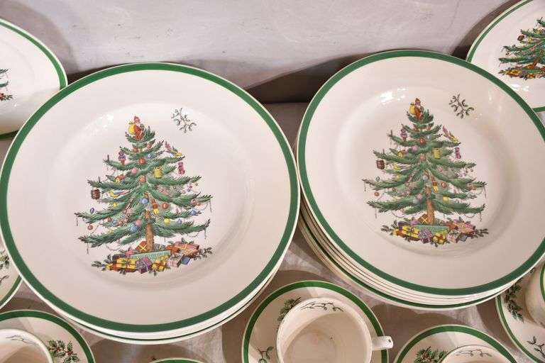 Set of Spode "Christmas Tree" china; 396-788B - R.H. Lee & Co. Auctioneers