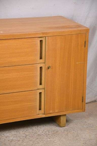 Modernage Mid century Style Sideboard 74 7560 R H Lee Co Auctioneers modernage-mid-century-style-sideboard-74-7560-r-h-lee-co-auctioneers