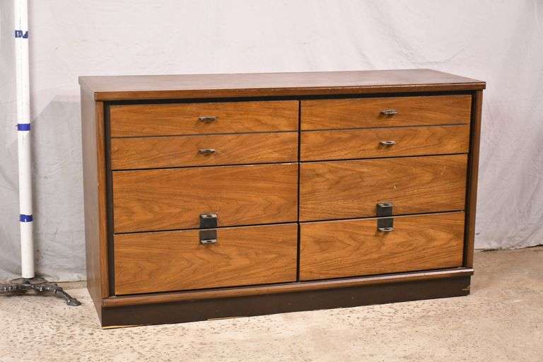 Formica 6 drawer double dresser; 44-336 - R.H. Lee & Co. Auctioneers