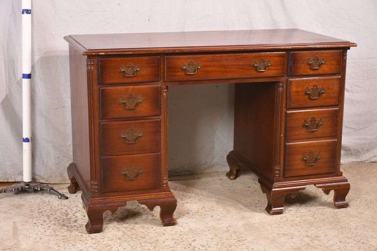 Kling mahogany kneehole desk with fluted columns; 74-9780 - R.H. Lee ...