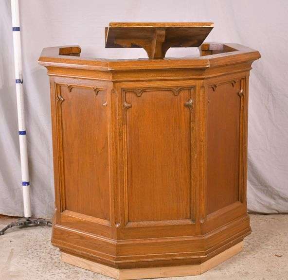 Oak octagonal shaped pulpit; 7438-003 - R.H. Lee & Co. Auctioneers