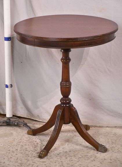 Round mahogany lamp table with 4 leg pedestal base; 9338-026 - R.H. Lee ...