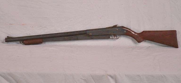 Daisy "Pump Gun" vintage BB gun; 14223-050 - R.H. Lee & Co. Auctioneers
