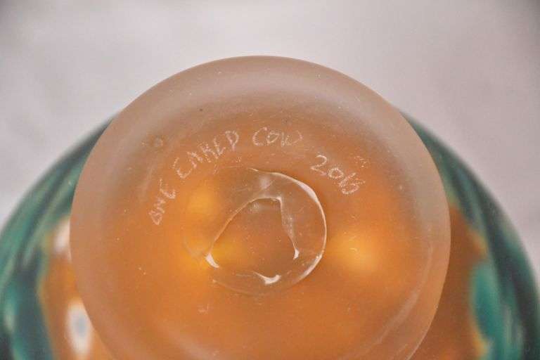 One Eared Cow art glass vase; 13881-G079 - R.H. Lee & Co. Auctioneers