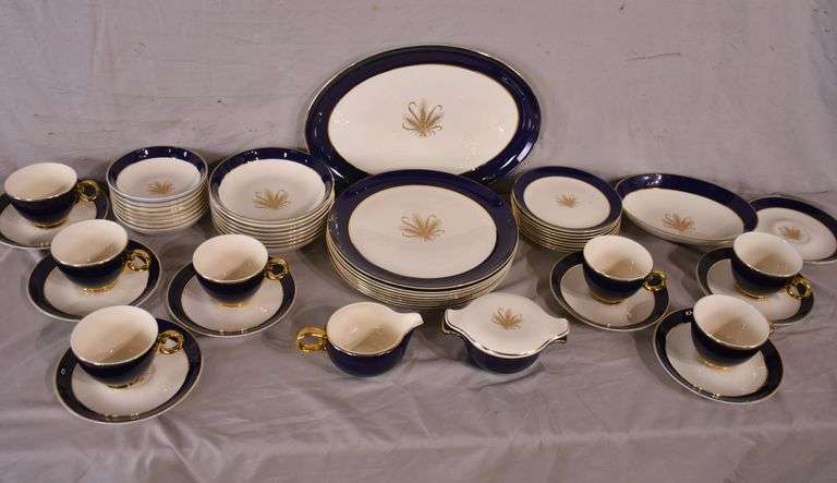 Set of Taylor-Smith-Taylor - Versatile "Golden Wheat" china - blue with ...