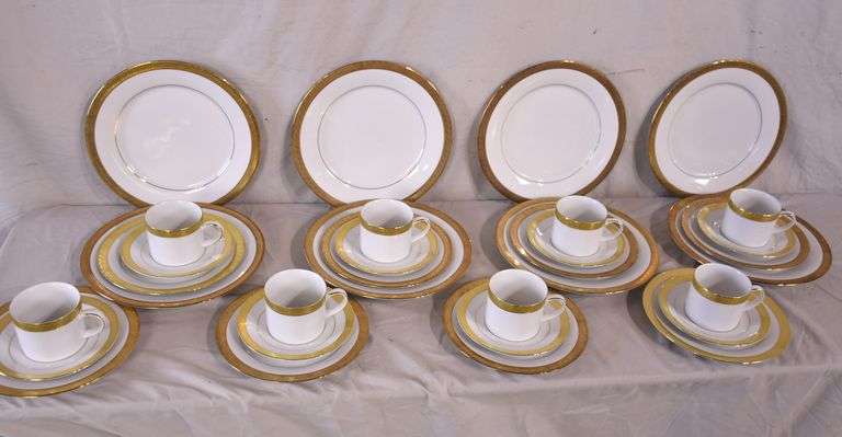 32 piece set of Centurion Collection "Pure Gold" china; 191-413 - R.H ...