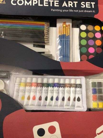 Complete Art Set With 126pcs - Lexington Online Auction