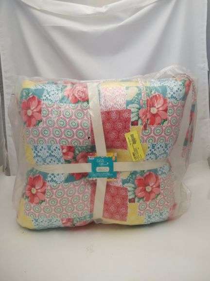 Pioneer Woman 18x19" Floral Patchwork Seat Cushions - Lexington Online ...