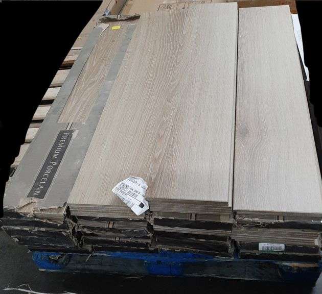 Pallet of MSI Modena Natural Beige 9 in. x 47 in. Matte Porcelain Floor ...
