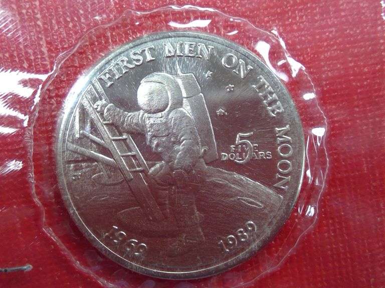 1989 First Men on the Moon Silver Coin - Land of Goshen Auction House