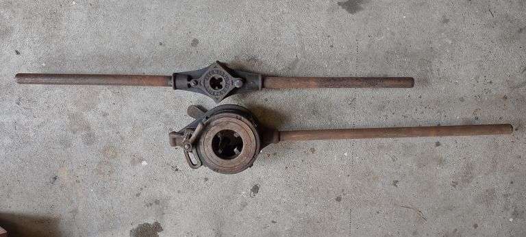 Reed Mfg. Co. Antique Pipe Threader - Land of Goshen Auction House