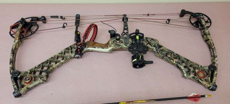Mathews Z7 Magnum Bow - Lee Real Estate & Auction Service
