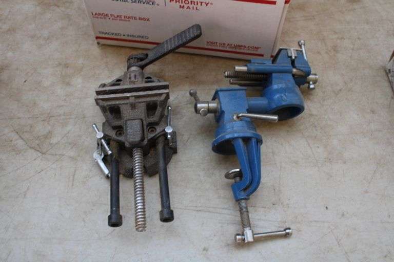 2 small bench vices - Lee Real Estate & Auction Service