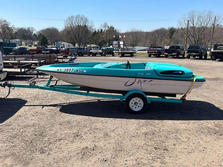 14’ Bayliner Speed Boat on trailer - Lee Real Estate & Auction Service
