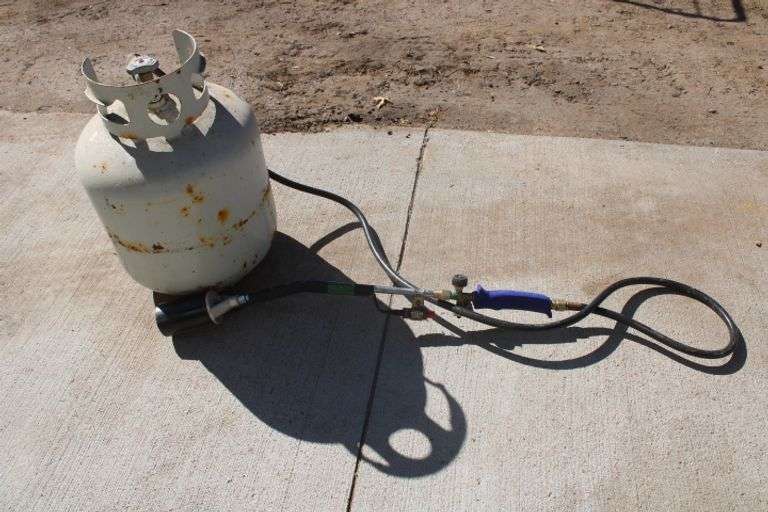 20 lb. propane tank w/sand torch - Lee Real Estate & Auction Service