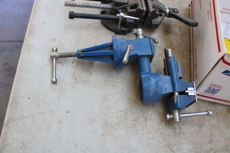 2 small bench vices - Lee Real Estate & Auction Service