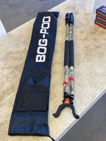 Bog Gear shooting bi pod w/ bag - Lee Real Estate & Auction Service