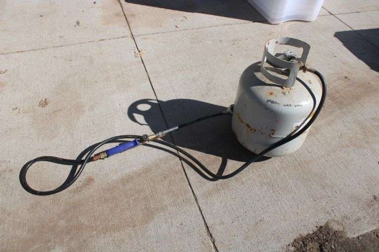 20 lb. propane tank w/sand torch - Lee Real Estate & Auction Service
