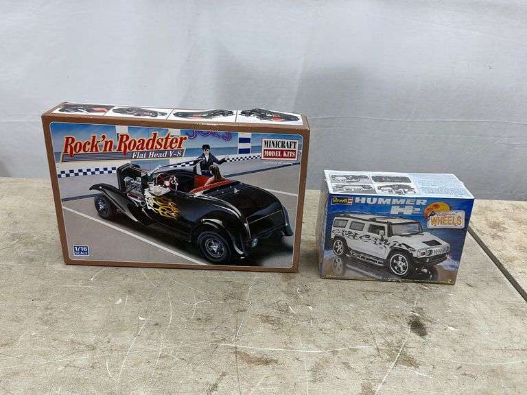 (2) Scale Model Car Kits - Lee Real Estate & Auction Service