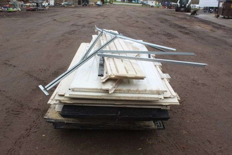 Plastic snap together yard shed - Lee Real Estate & Auction Service