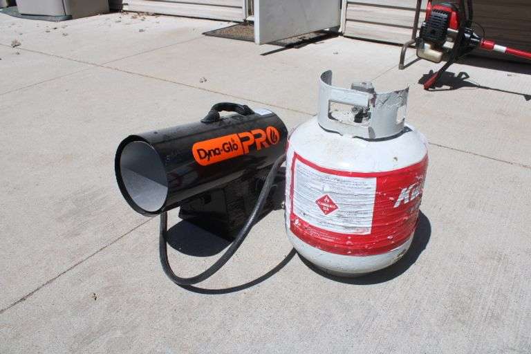 Dyna Glo Pro propane heater & LP tank - Lee Real Estate & Auction Service
