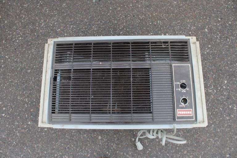 Fedders Air Conditioner - Lee Real Estate & Auction Service