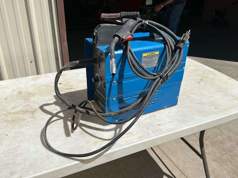 Chicago Elect Easy Mig Welder - Lee Real Estate & Auction Service