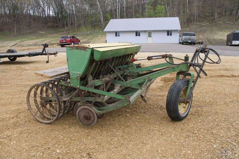 John Deere Grain Drill - Lee Real Estate & Auction Service