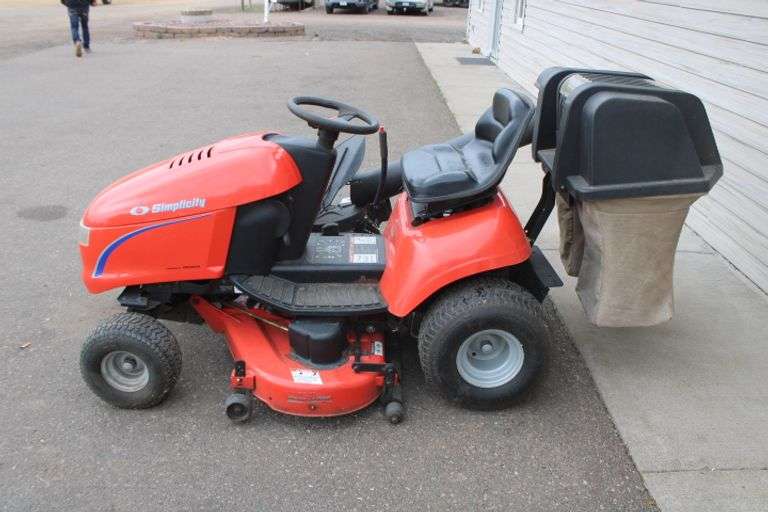 Simplicty Mower w/ Bagger - Lee Real Estate & Auction Service