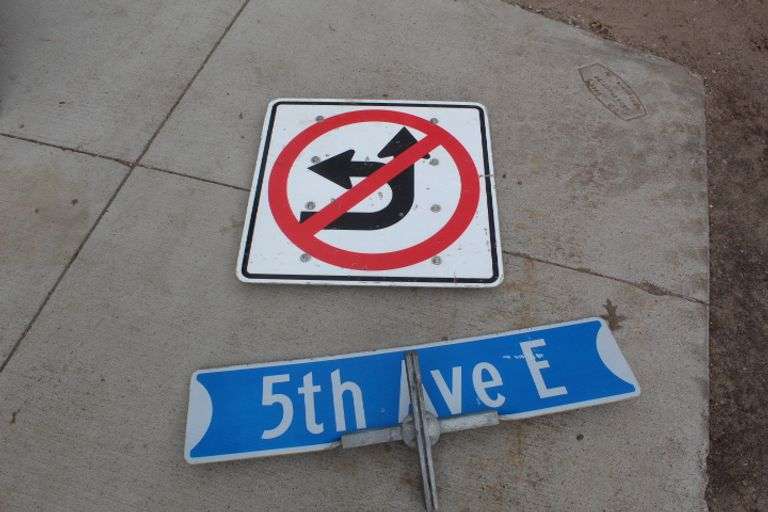 (2) Road Signs - Lee Real Estate & Auction Service