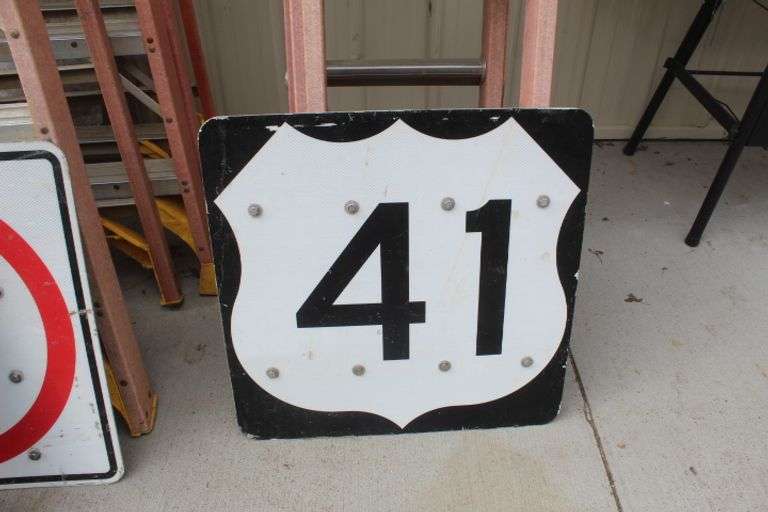 Route 41 Sign - Lee Real Estate & Auction Service