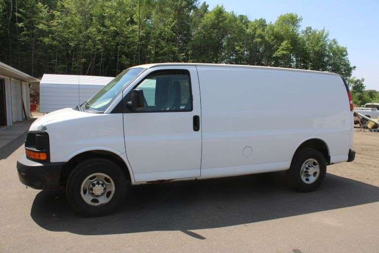 2010 Chevy Express Van - Lee Real Estate & Auction Service