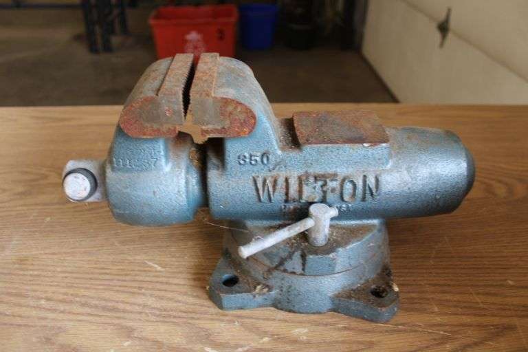 Wilton 3 1/2" swivel bench vice - Lee Real Estate & Auction Service