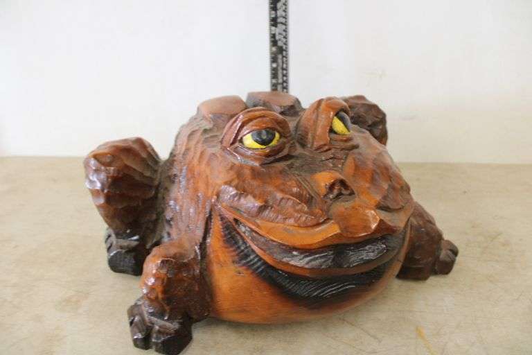 Chainsaw Carving - Sitting Frog - Lee Real Estate & Auction Service