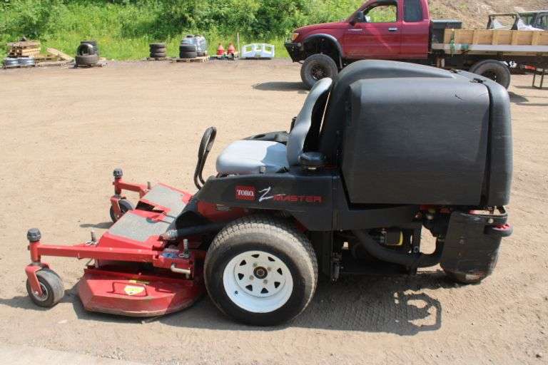 Toro Z355 zero turn lawn mower - Lee Real Estate & Auction Service
