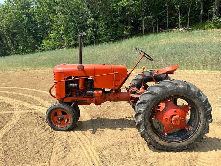 1941 Case VC tractor - Lee Real Estate & Auction Service