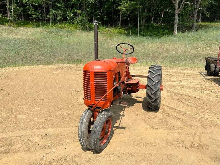 1941 Case VC tractor - Lee Real Estate & Auction Service