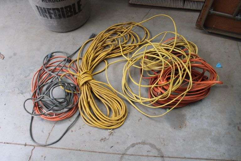 Misc. Rolls of Ext. Cord - Lee Real Estate & Auction Service