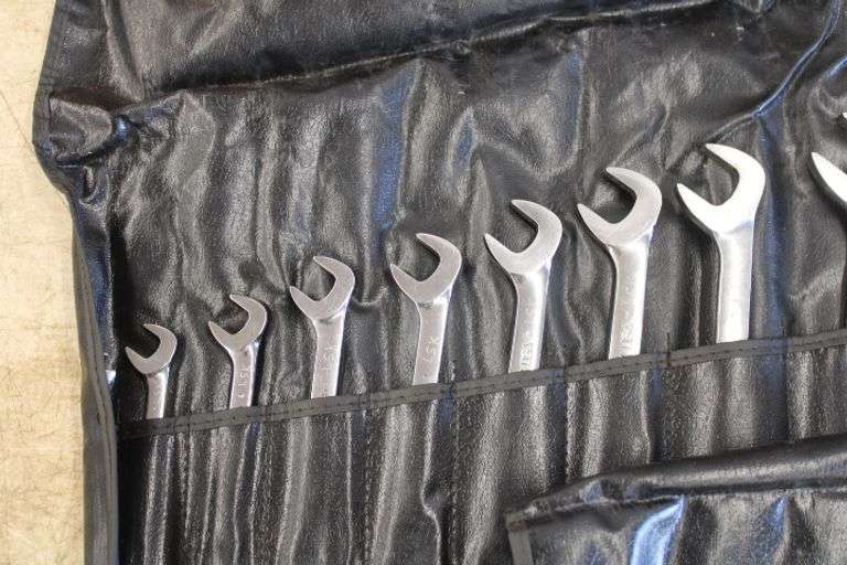 (28) Cat Wrenches - Lee Real Estate & Auction Service